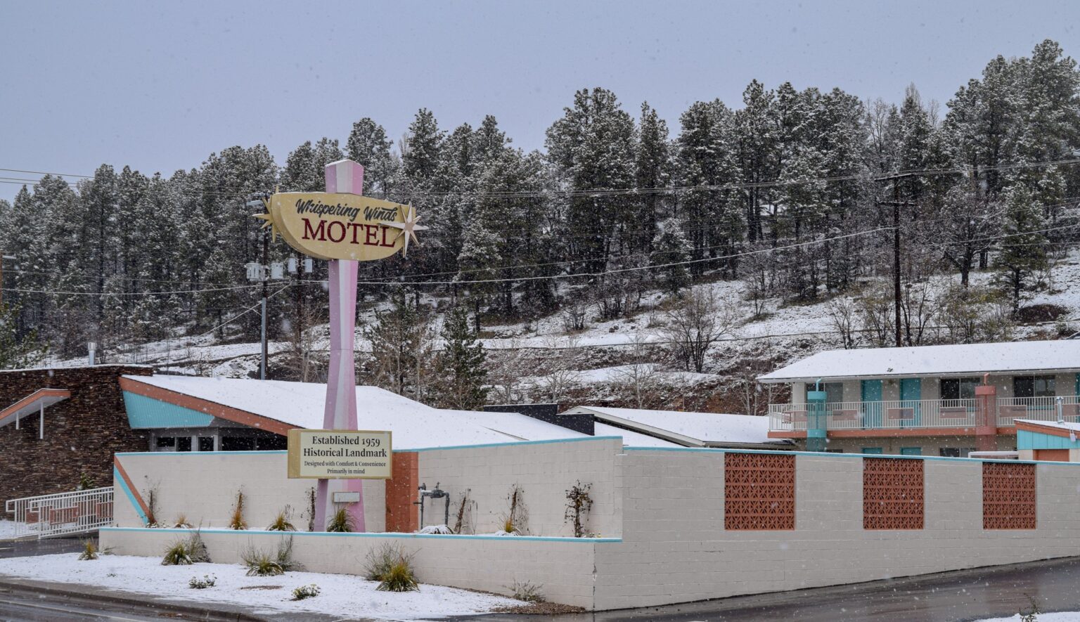 Experience Route 66 in Flagstaff at Whispering Winds Motor Hotel ...